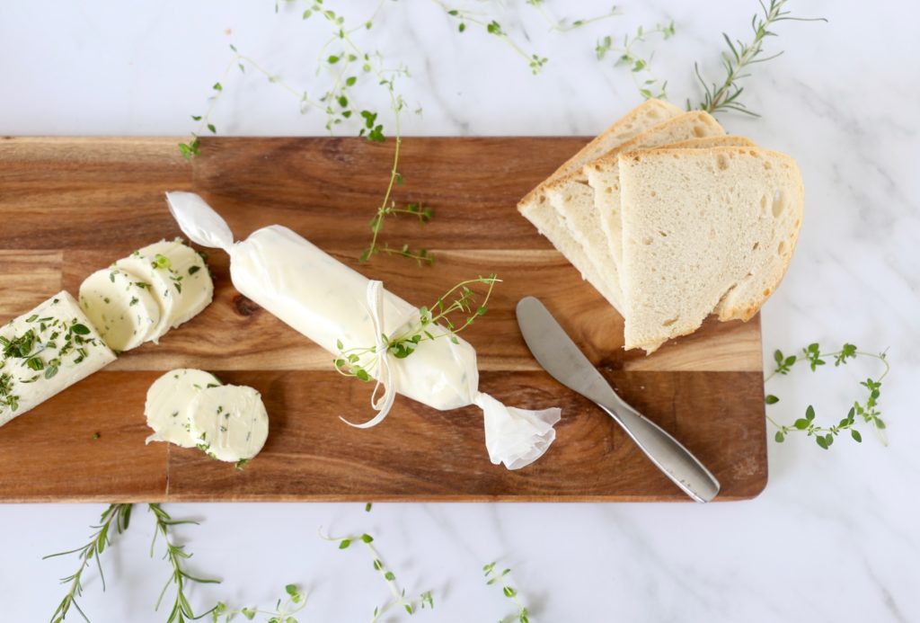 Simple Yet Thoughtful Thanksgiving Hostess Gifts