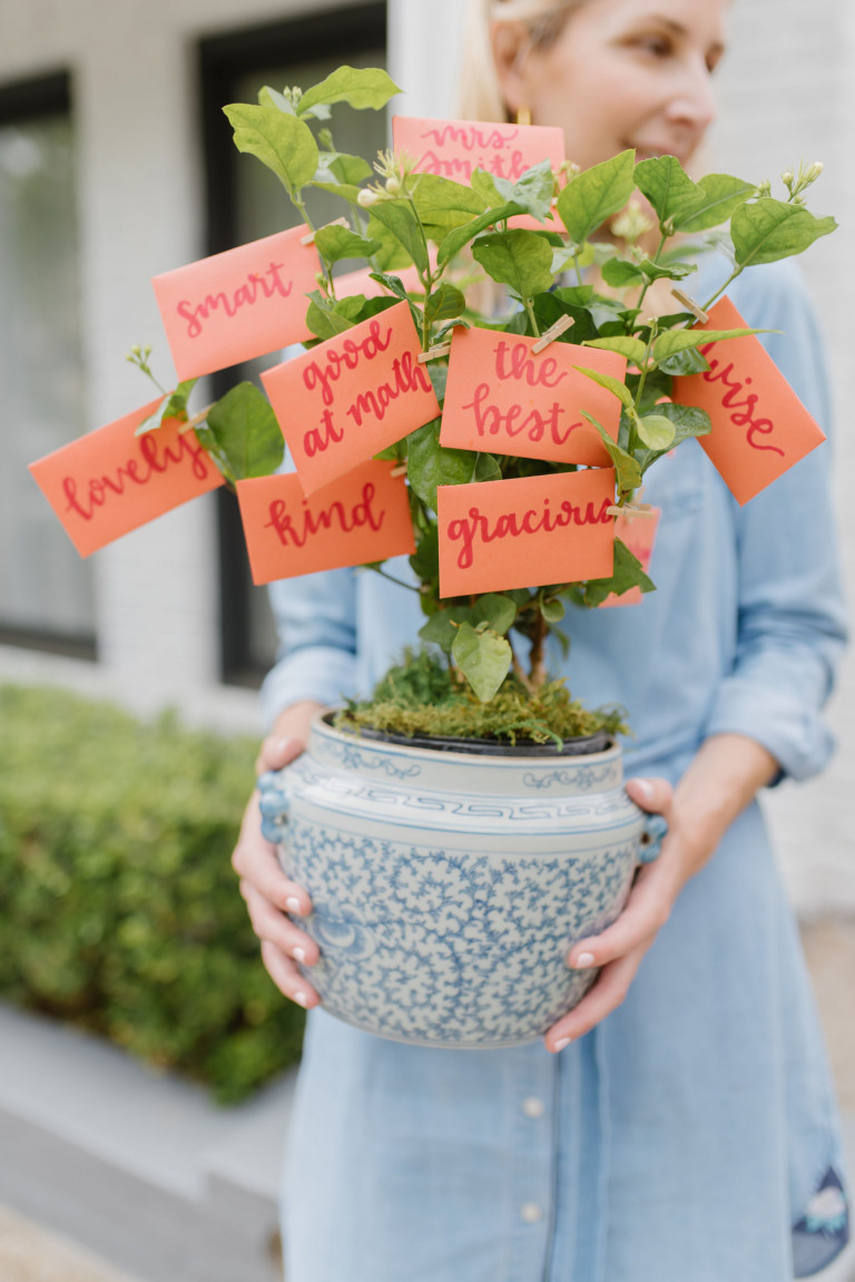 {Non-Cheesy} Gift Card Tree for Teachers!