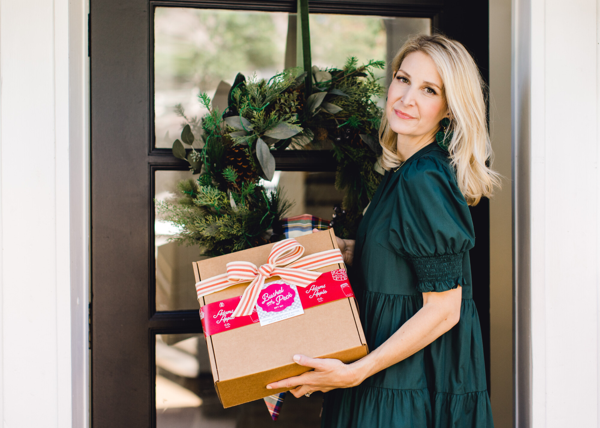 5 Tips for Being a Gracious Holiday Party Guest | Do Say Give