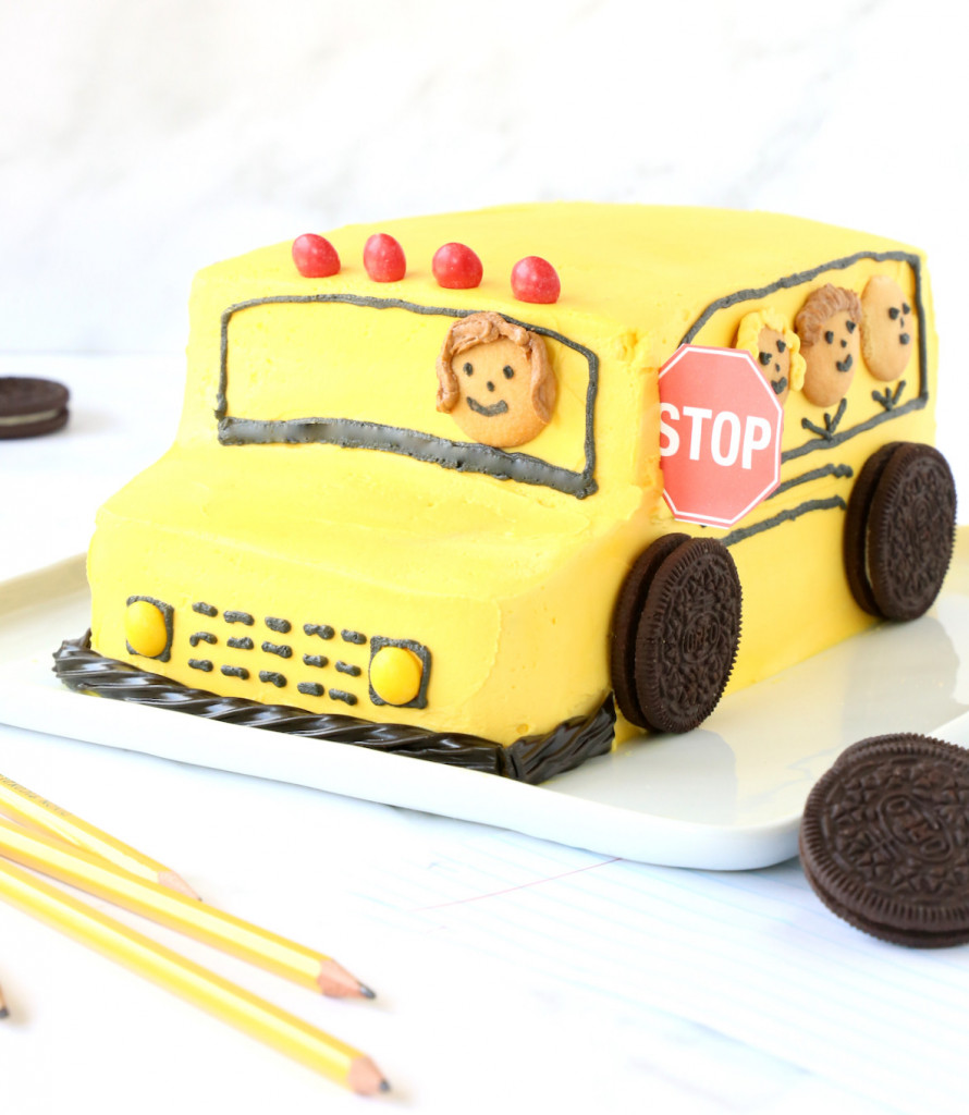 How to Make a School Bus Cake!
