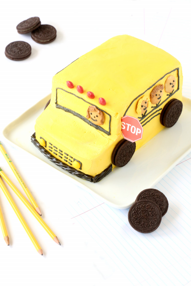 How to Make a School Bus Cake!